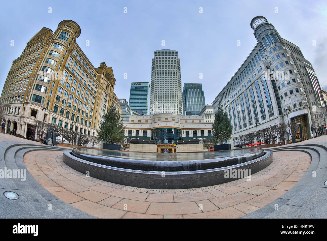 Cabot square canary wharf london hi-res stock photography and images ...