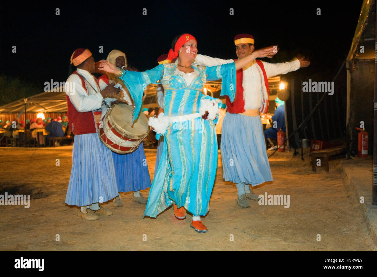 Arab folk dance hi-res stock photography and images - Alamy
