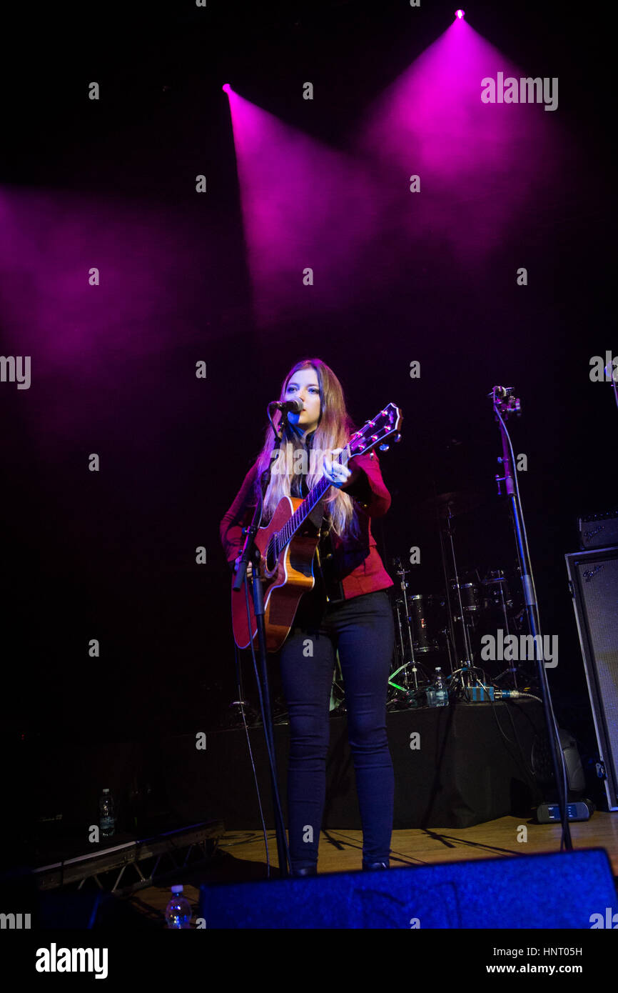Singer jade bird hi-res stock photography and images - Alamy