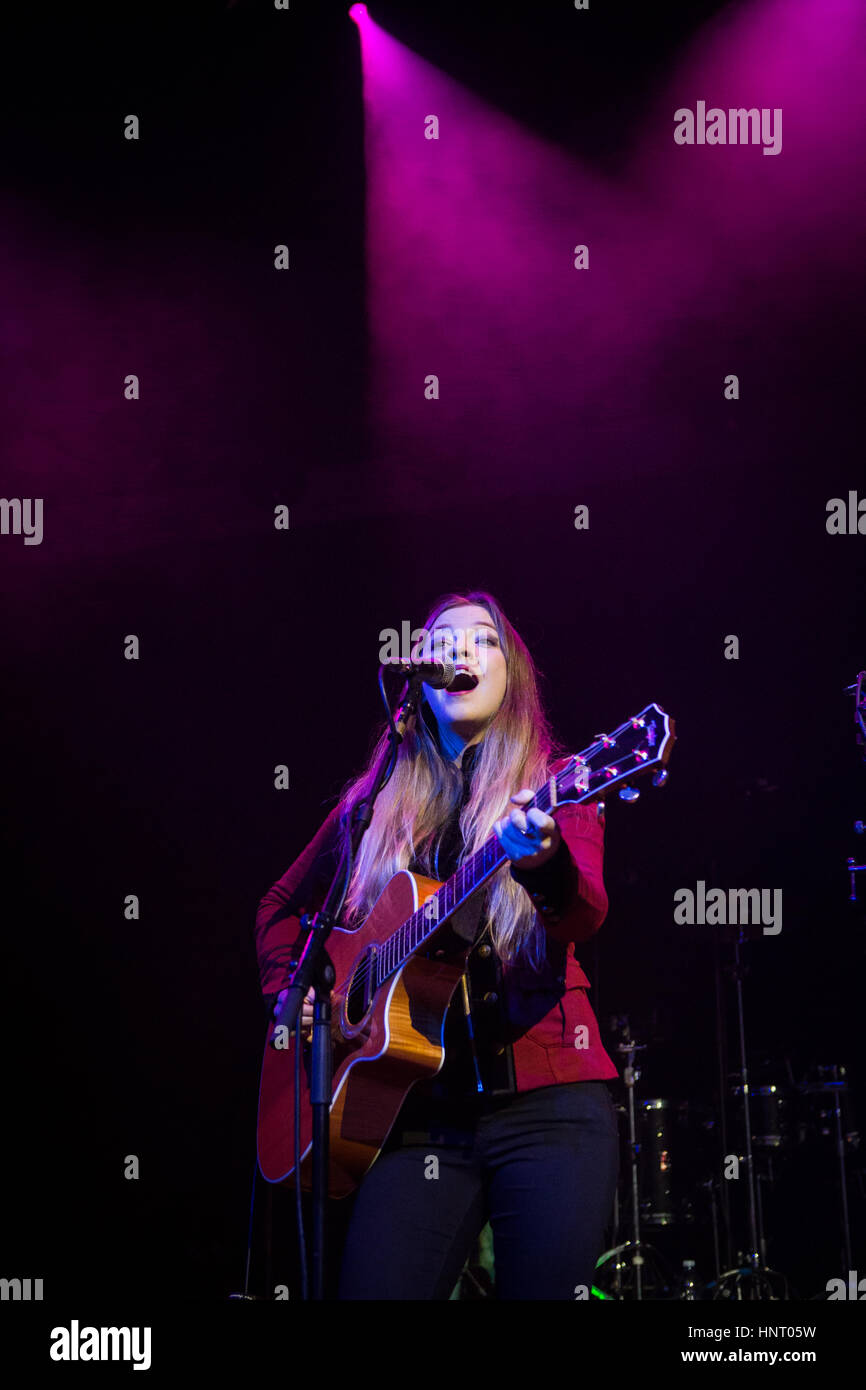 Jade bird musician hi-res stock photography and images - Alamy