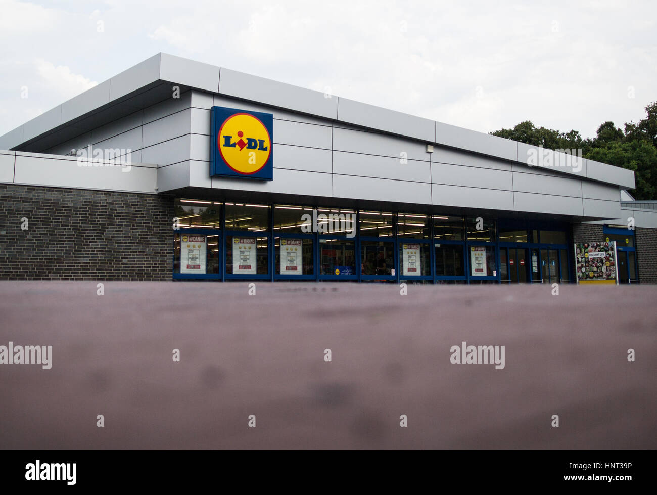 Dpa usage worldwide hi-res stock photography and images - Alamy