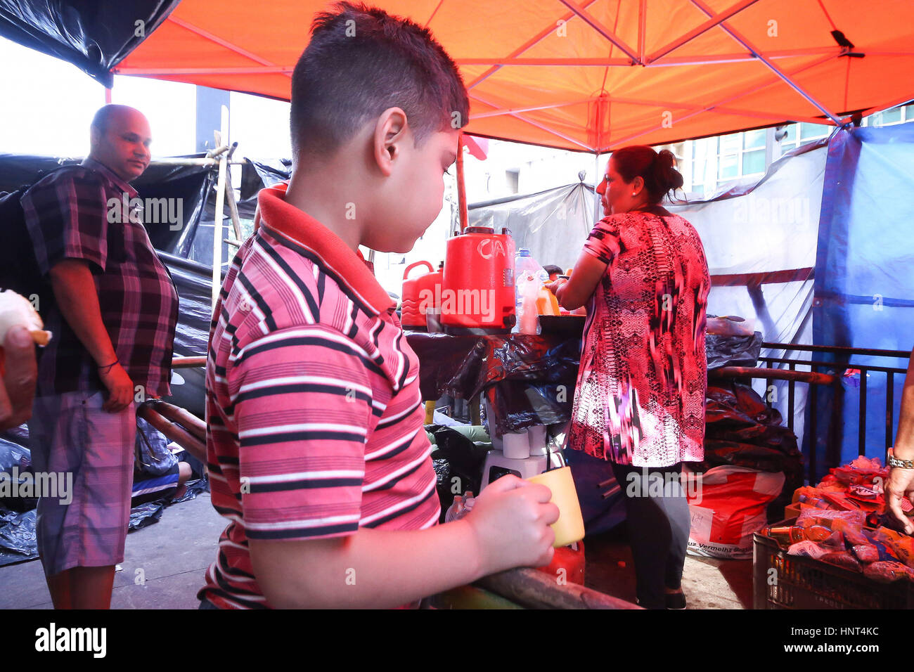 Sao Paulo, Brazil. 16th Feb, 2017. hundreds of people from the homeless ...