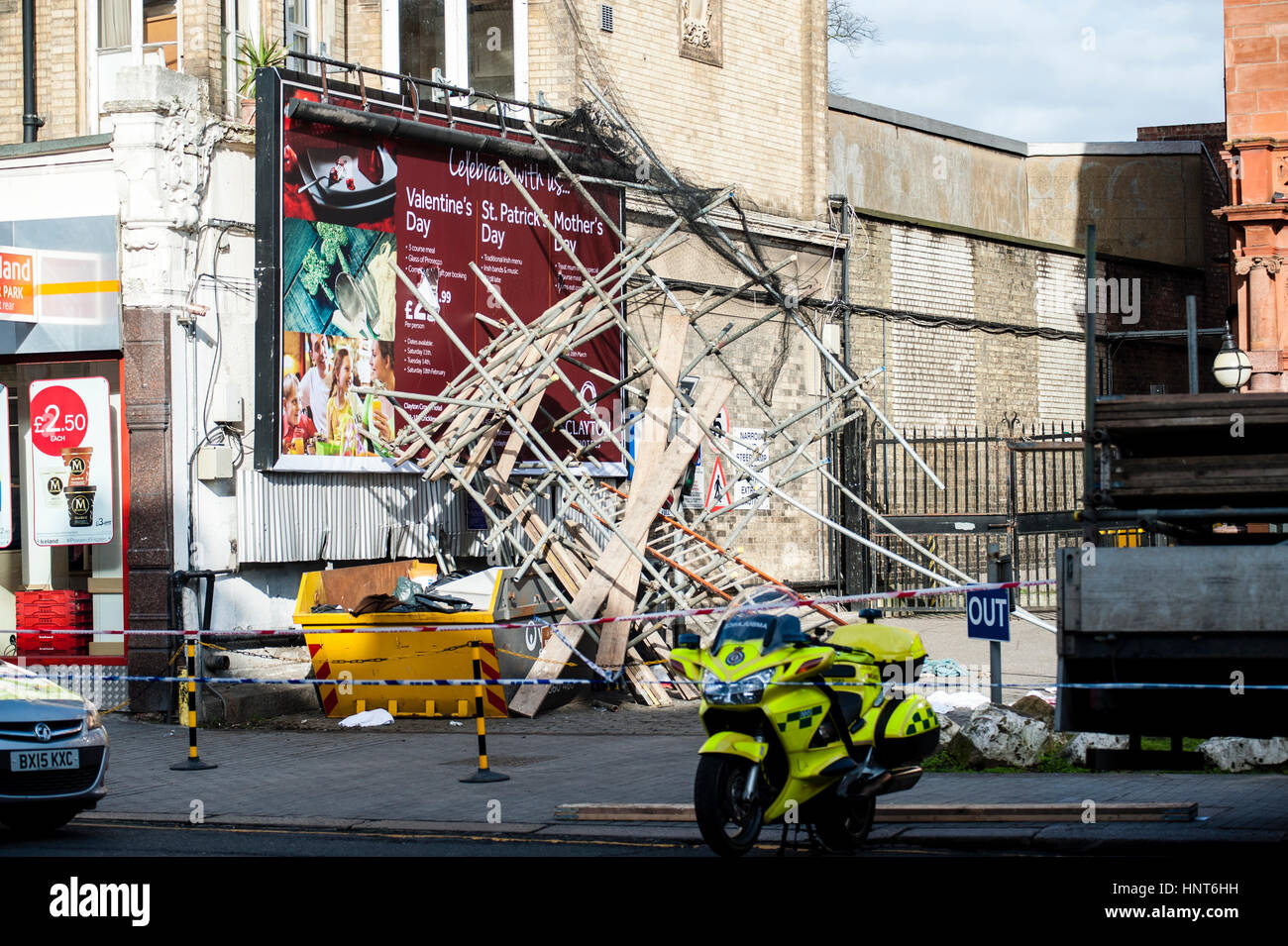 Scaffolding collapse hi-res stock photography and images - Alamy