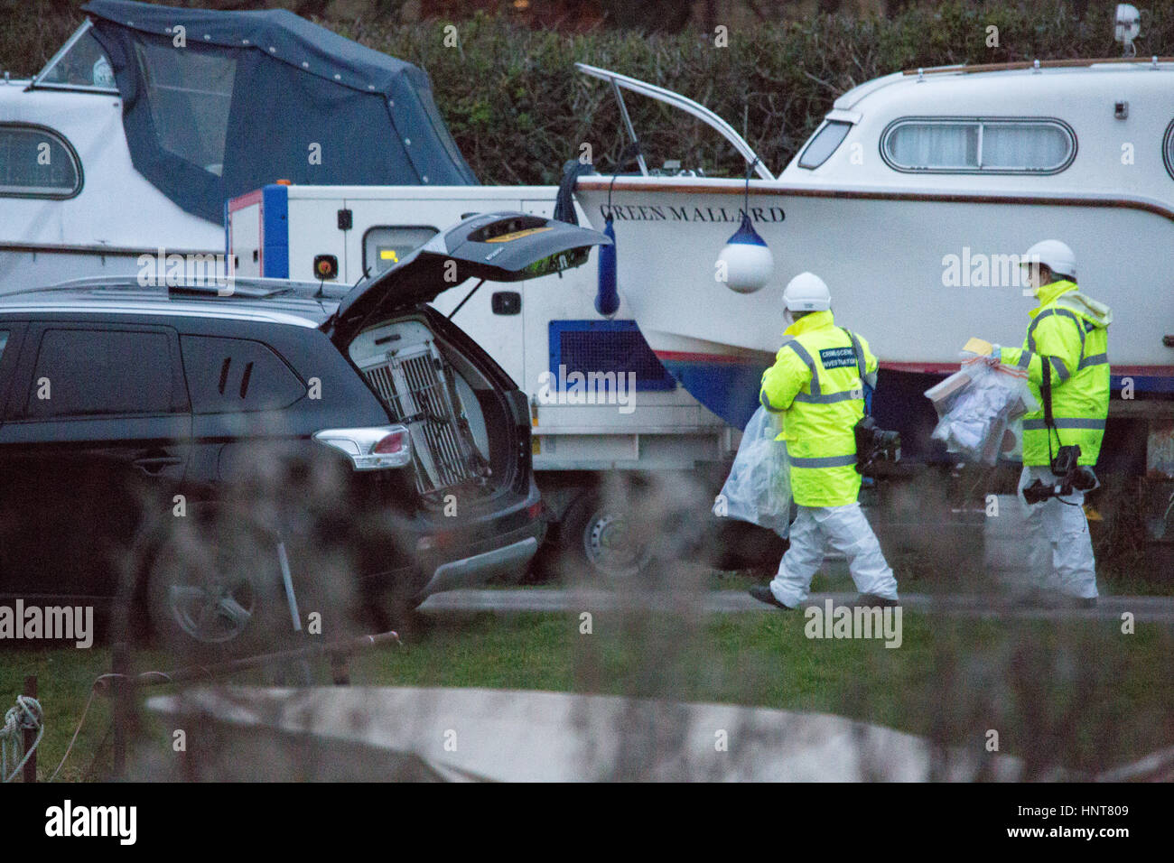 Oxford, UK. 16th Feb, 2017. Forensic at the scene gathering evidence as ...