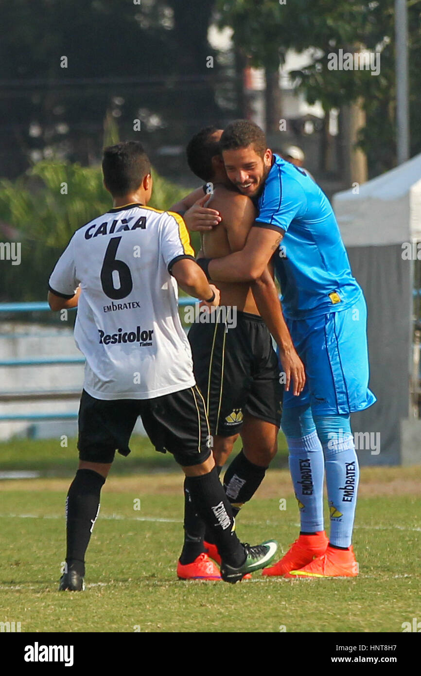 SANTO ANDRÉ, SP - 16.02.2017: SANTO ANDRÉ X CRICIÚMA - Alex Maranhão ...