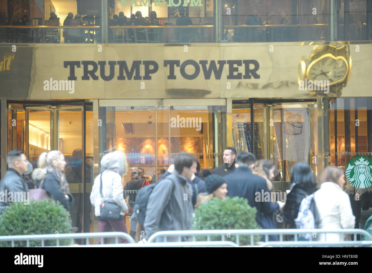 Tourists outside trump tower hi-res stock photography and images - Alamy