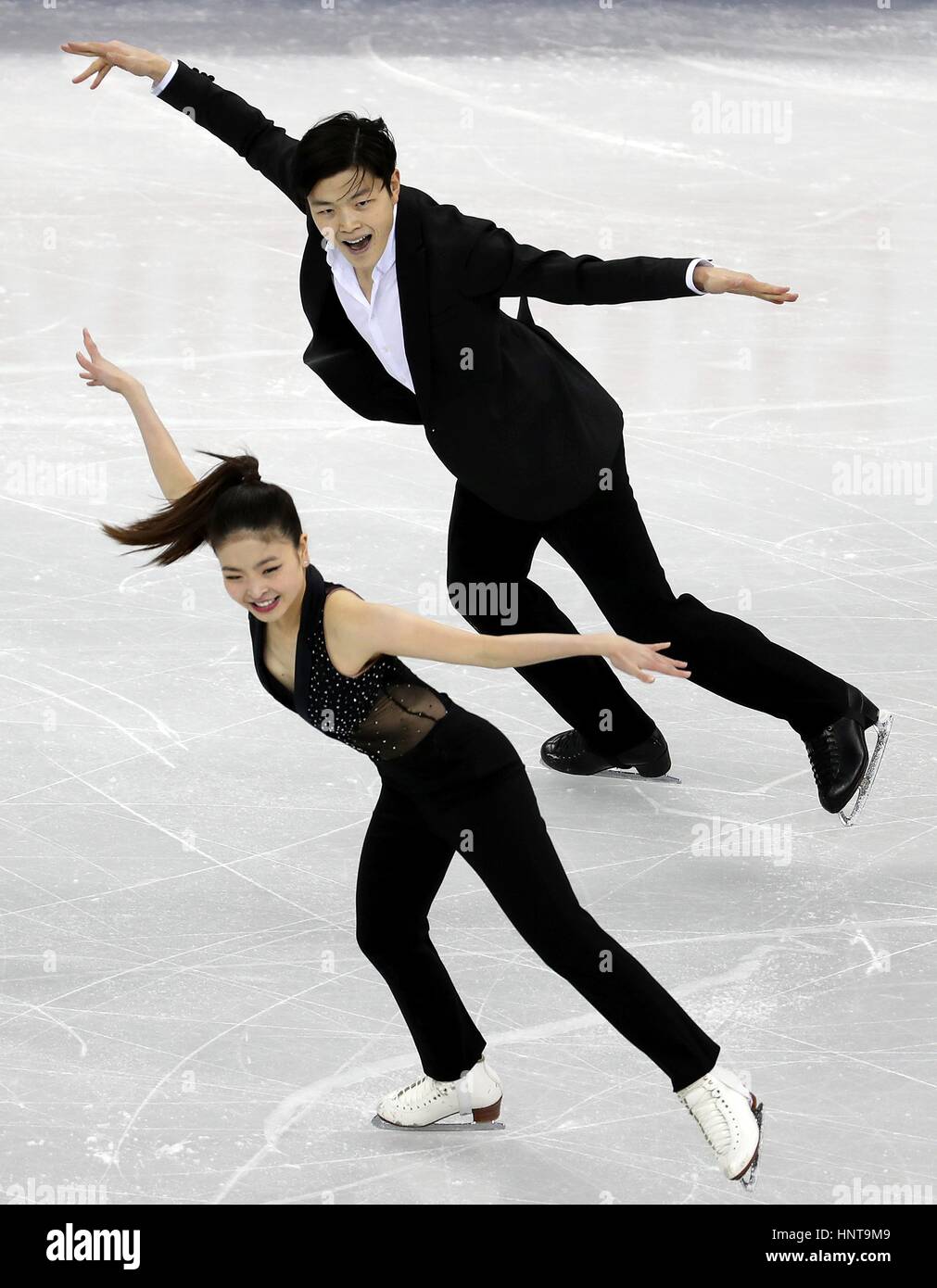 Maia Shibutani and Alex Shibutani of United States compete in the Ice ...
