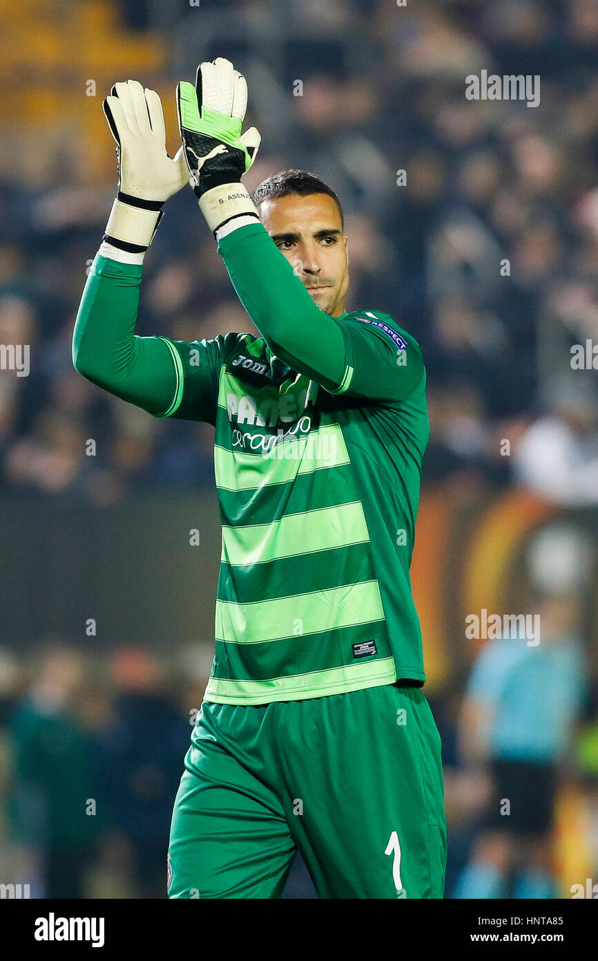 Vila-real, Spain. 16th February 2017. Asenjo during the match of UEFA ...
