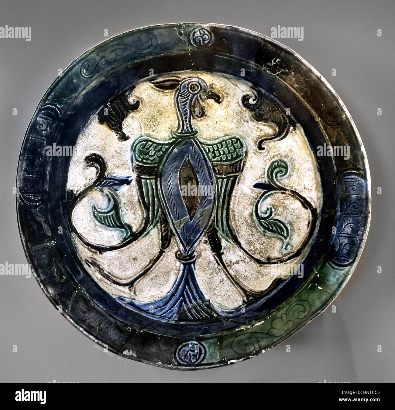 Eagle plate Iraq or Syria, 12th century, stone paste. The color ...