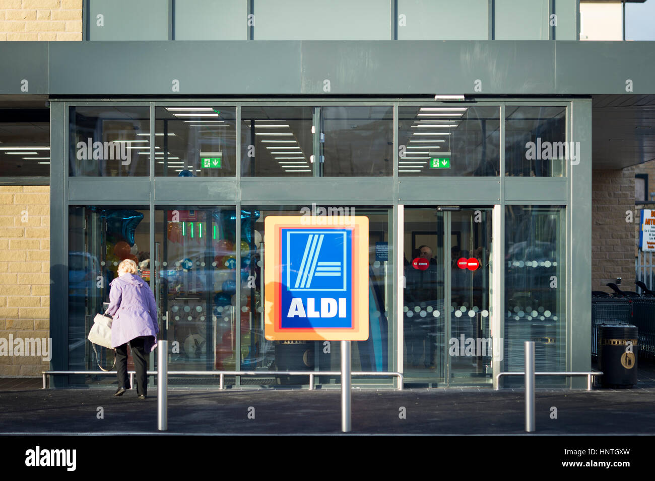 Exterior Sign Aldi Supermarket High Resolution Stock Photography and ...