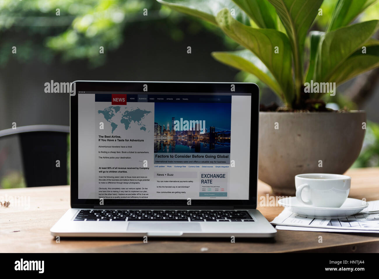 Laptop analysis hi-res stock photography and images - Alamy