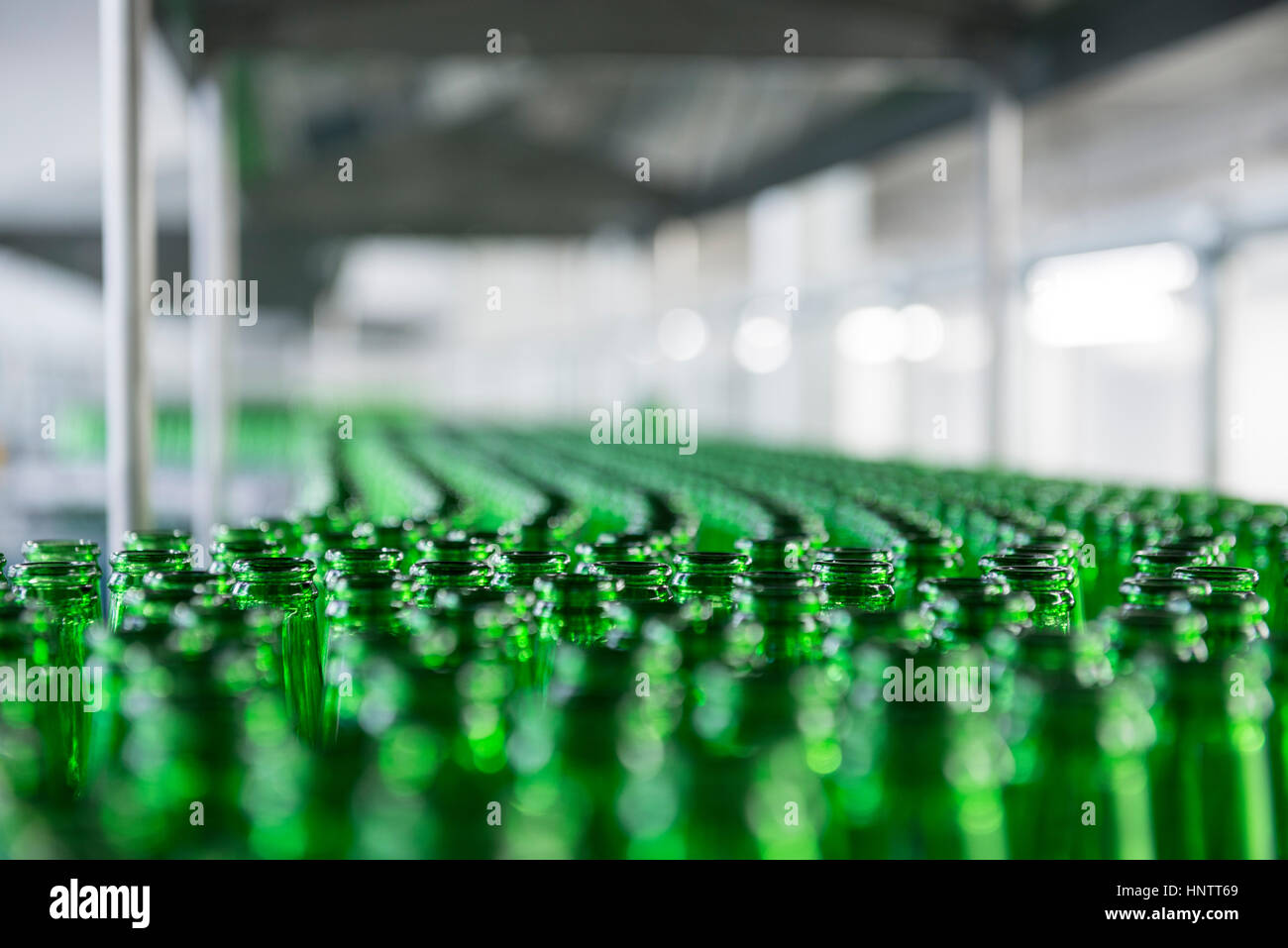 Factory brewery bottles hi-res stock photography and images - Alamy