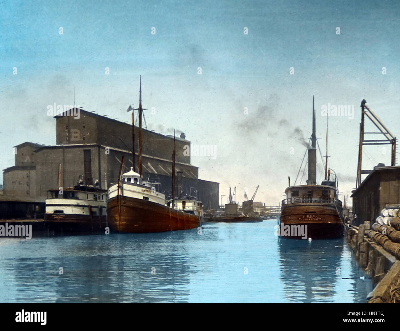 American docks hi-res stock photography and images - Alamy