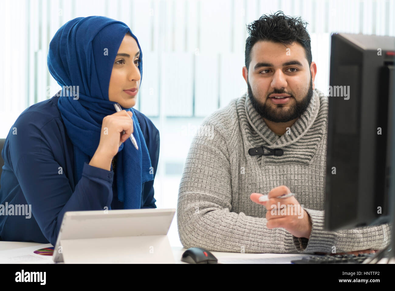 Muslim college students hi-res stock photography and images - Alamy