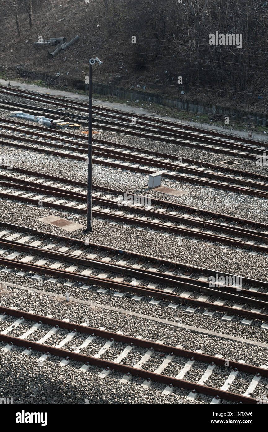 Intersecting railroad tracks hi-res stock photography and images - Alamy