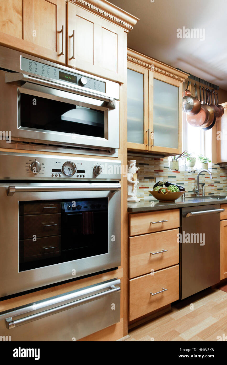 Oven in modern kitchen Stock Photo - Alamy