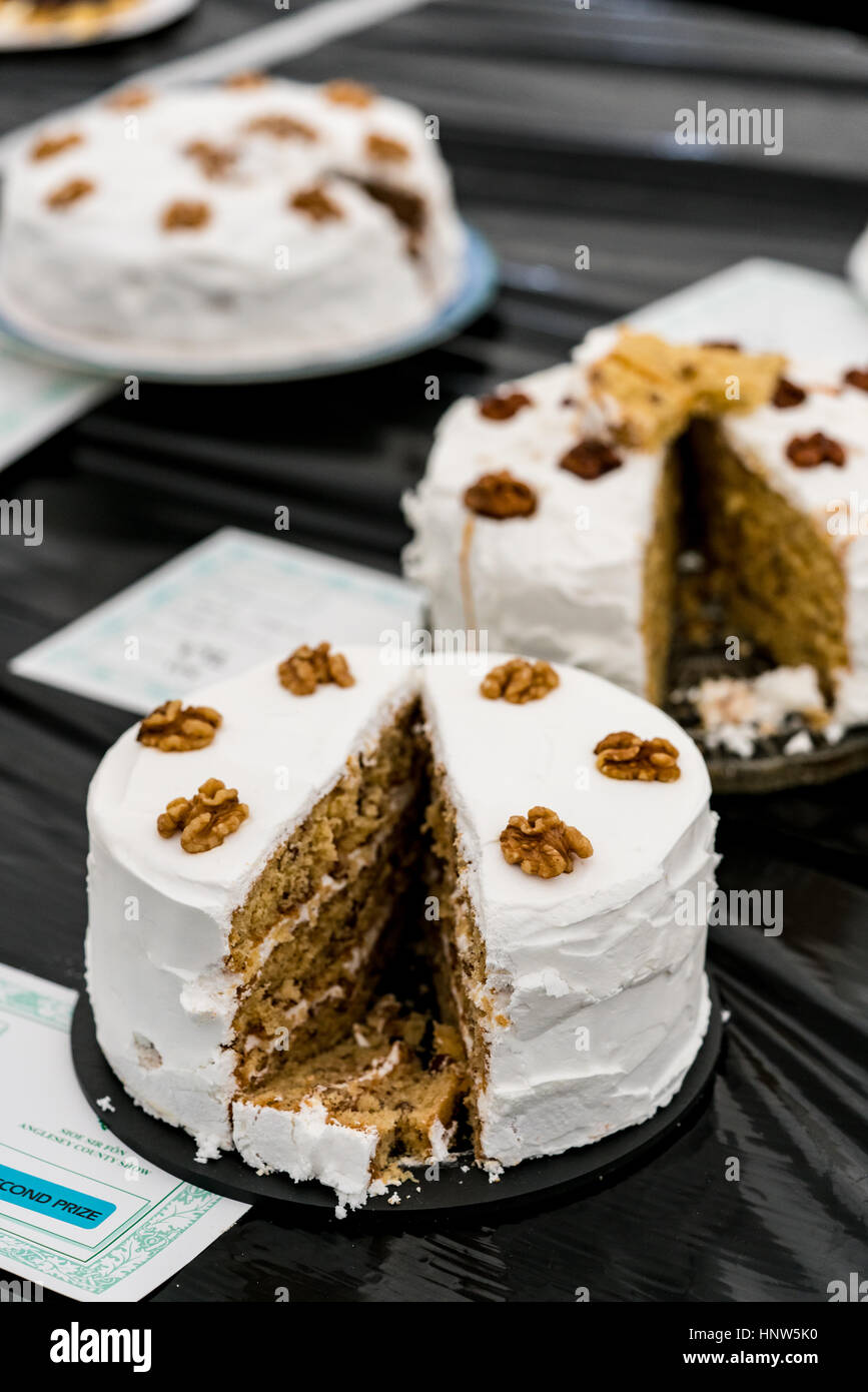 Cake competition hi-res stock photography and images - Alamy