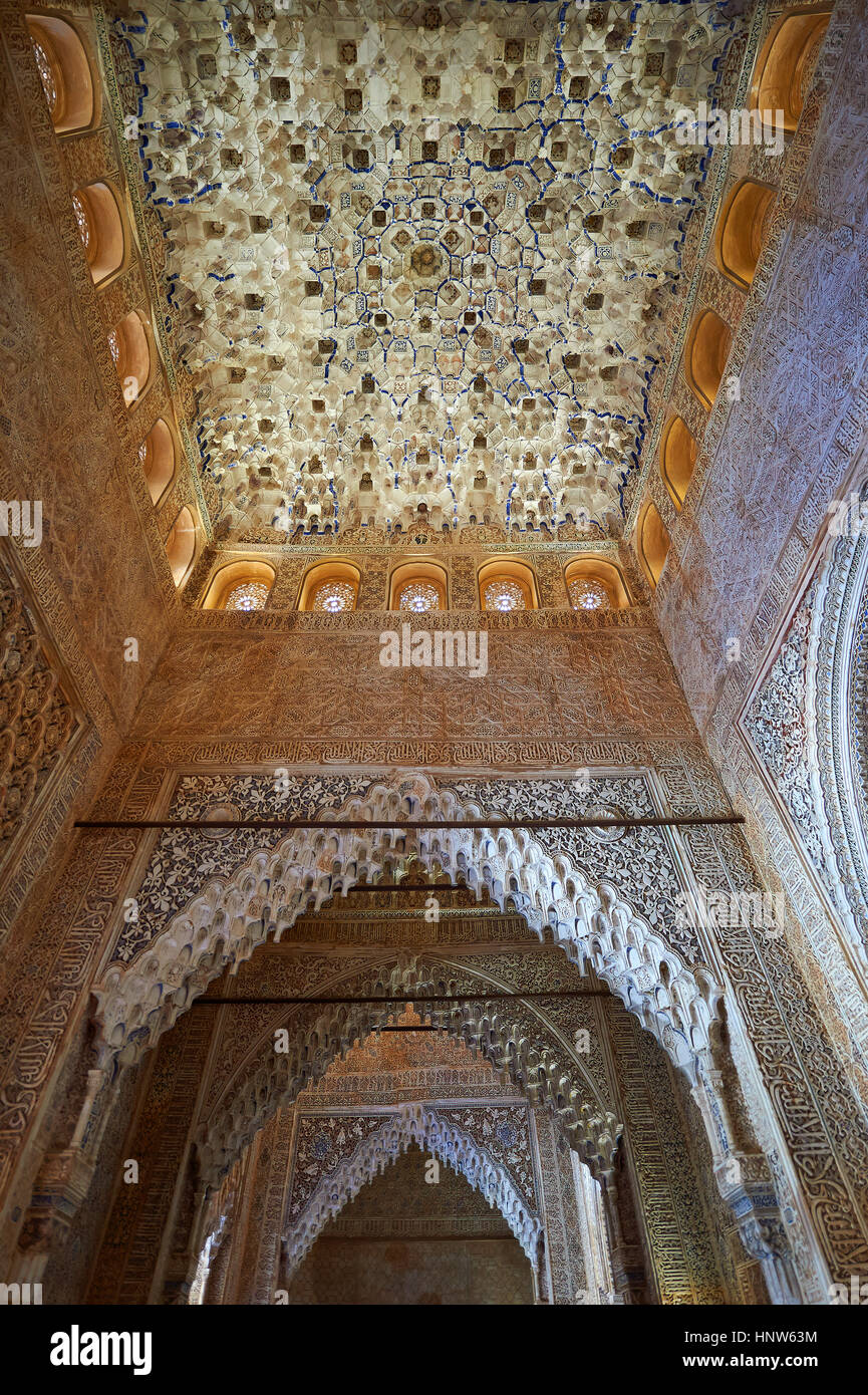 Arabesque Moorish stalactite or morcabe ceilings, Palacios Nazaries of ...