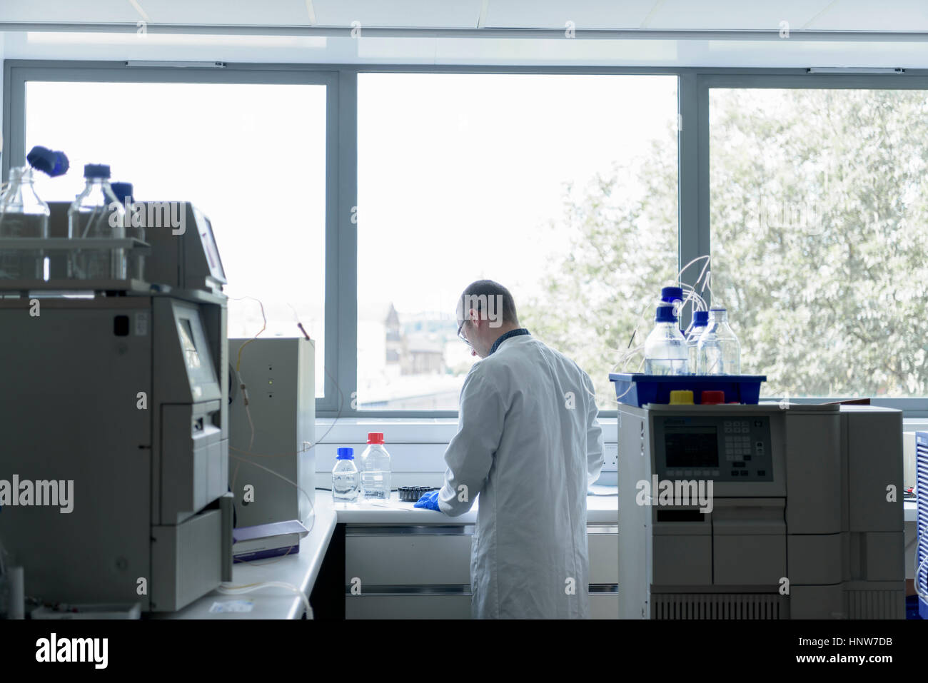 Research and engineering hi-res stock photography and images - Alamy