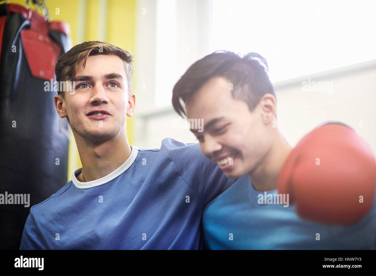 Two men boxing hi-res stock photography and images - Alamy