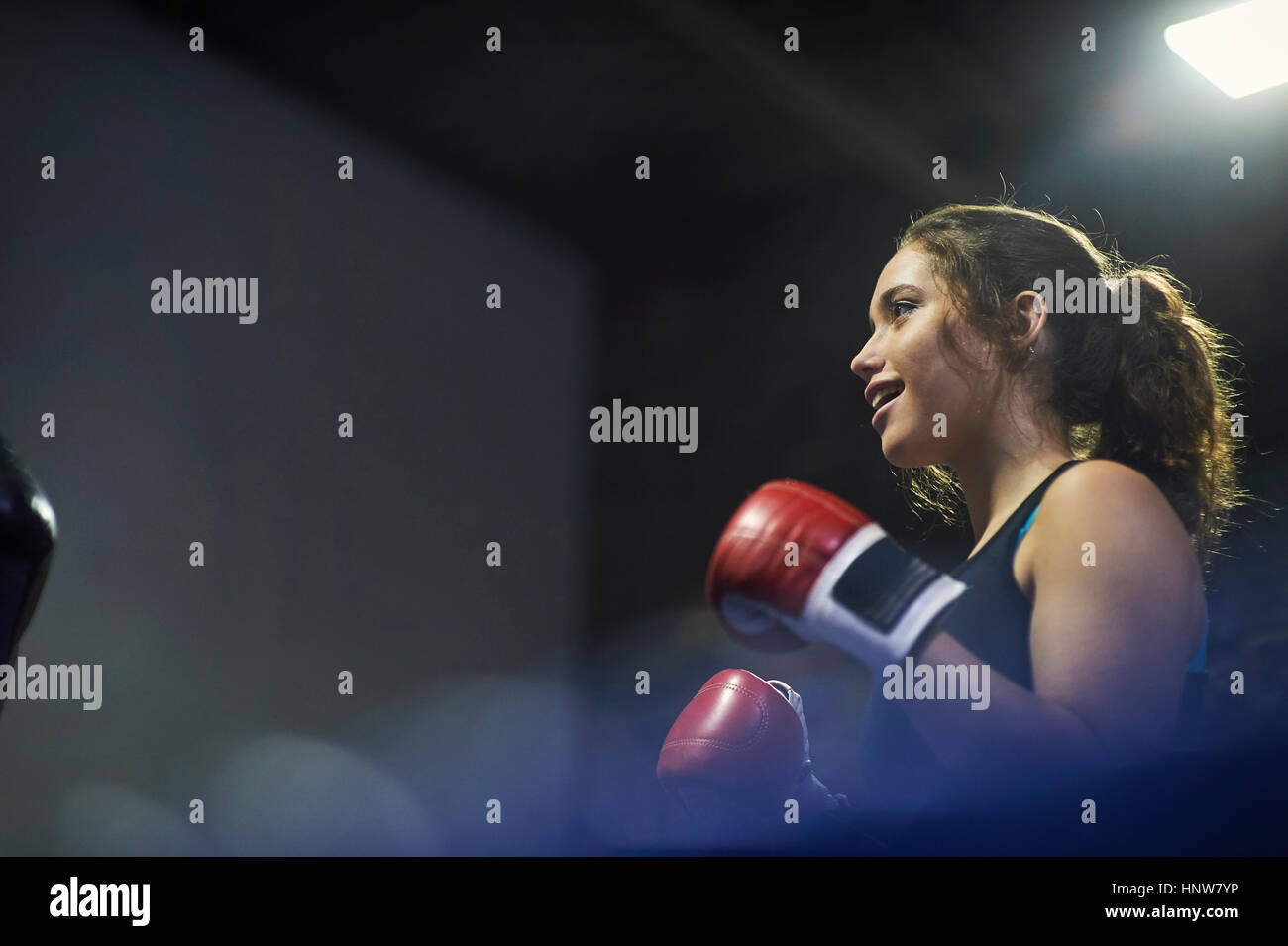 Female boxing match hi-res stock photography and images - Alamy