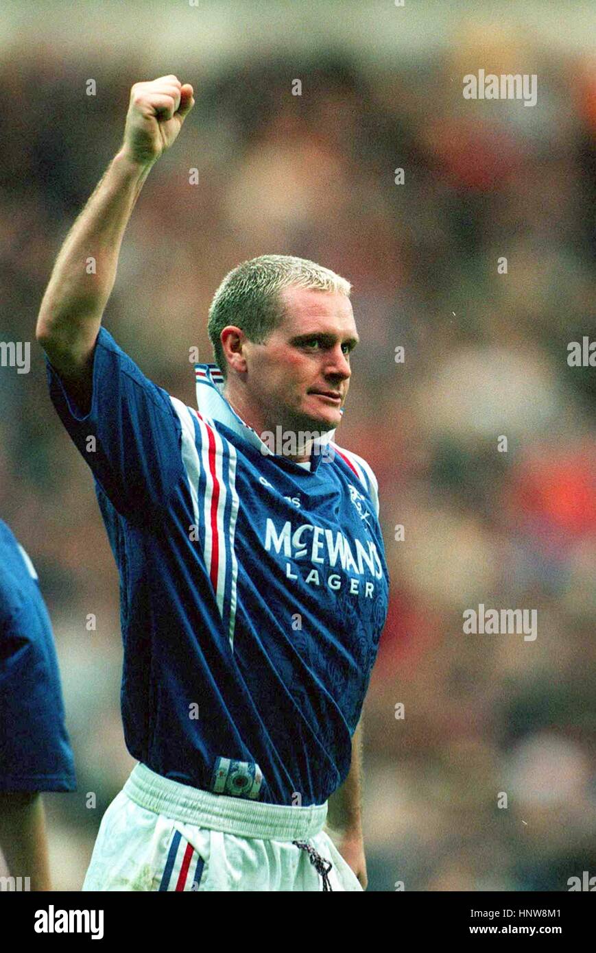 PAUL GASCOIGNE GLASGOW RANGERS V MOTHERWELL 26 October 1996 Stock Photo ...