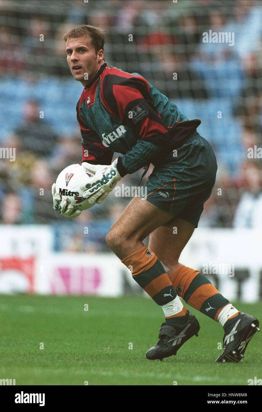 MIKE STOWELL WOLVERHAMPTON WANDERERS FC 28 October 1996 Stock Photo - Alamy