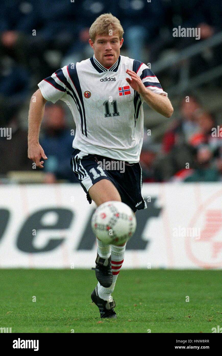 EGIL OSTENSTAD NORWAY & SOUTHAMPTON FC 19 November 1996 Stock Photo - Alamy