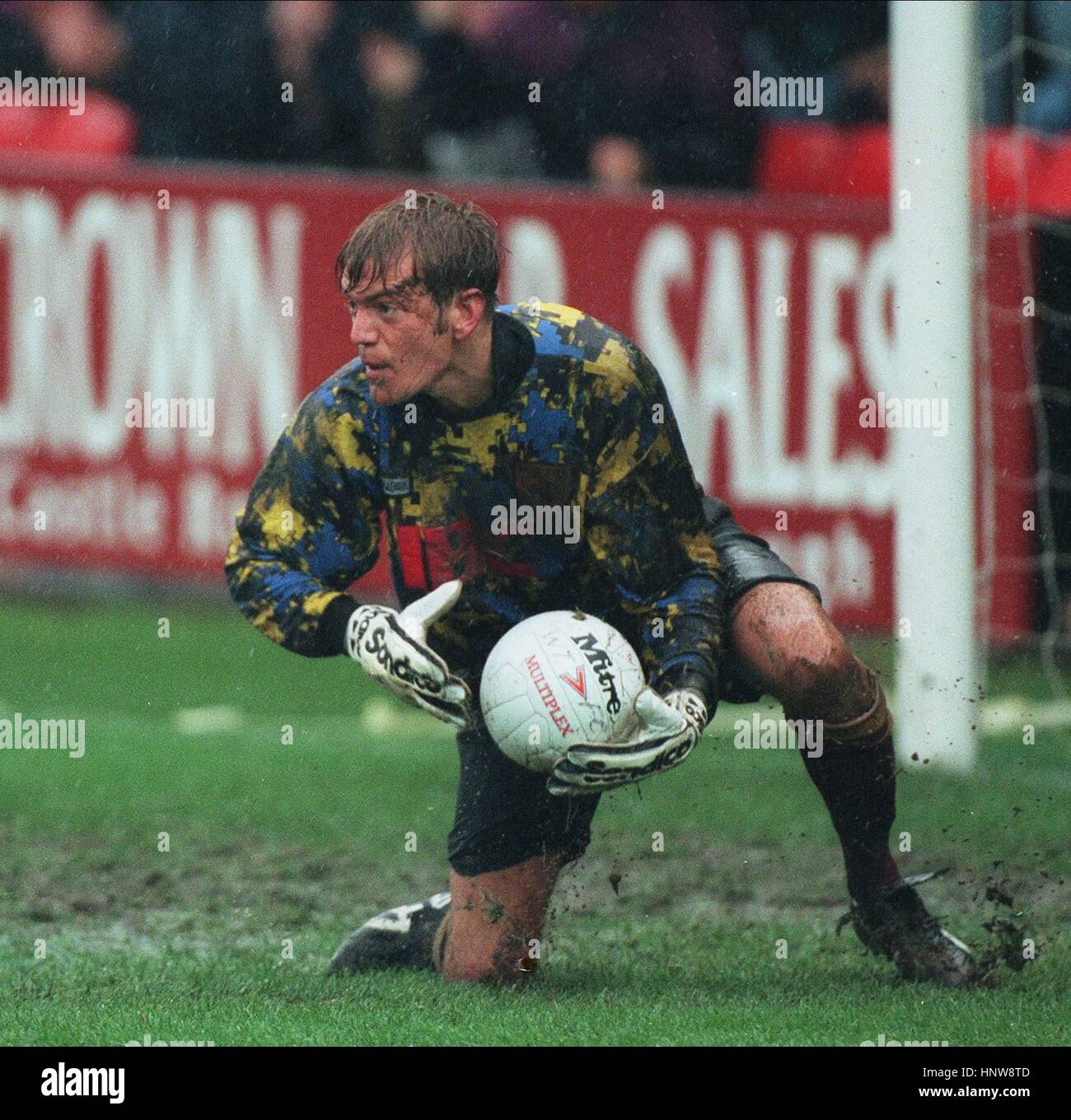ROY CARROLL MUDDY KEEPER WHITBY TOWN V HULL CITY FC 18 November 1996 ...