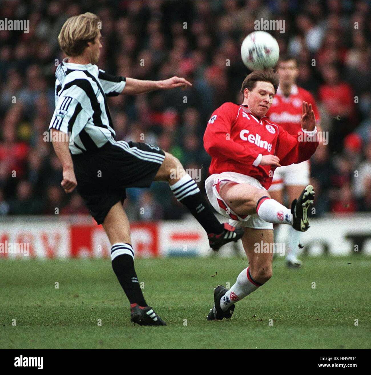 NICK BARMBY & WARREN BARTON MIDDLESBROUGH V NEWCASTLE 10 February 1996 ...