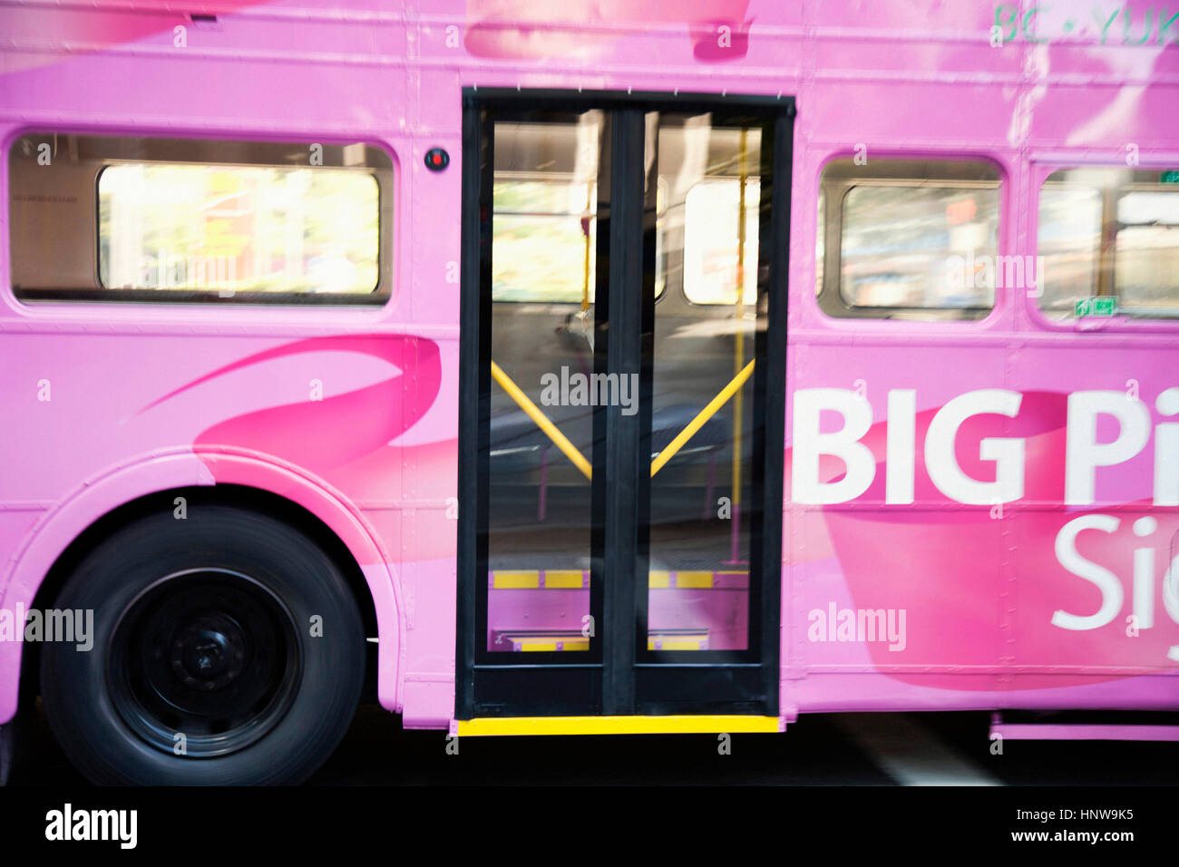 Pink bus hi-res stock photography and images - Alamy