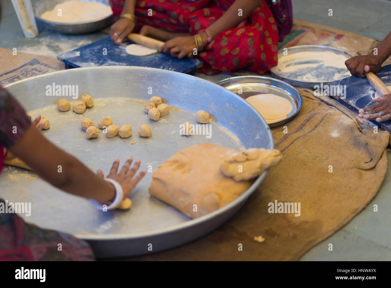 Making chapati hi-res stock photography and images - Alamy