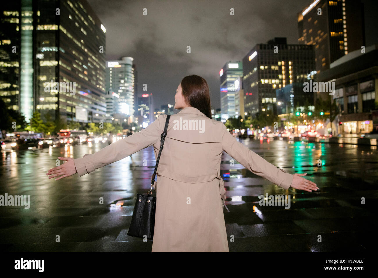 Woman back view outdoors hi-res stock photography and images - Alamy