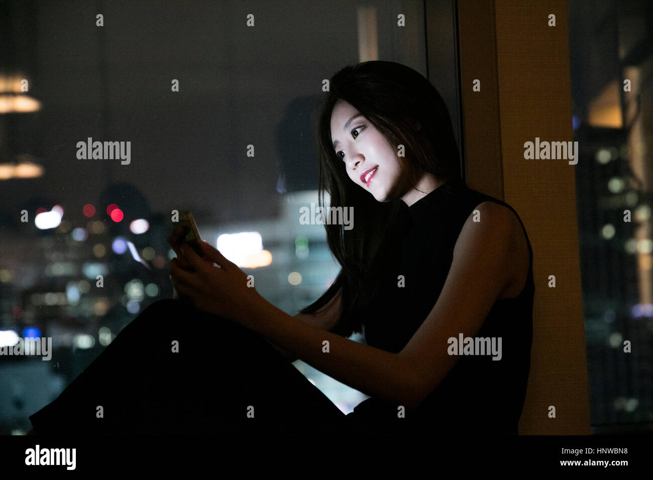 Side view of young woman people hi-res stock photography and images - Alamy
