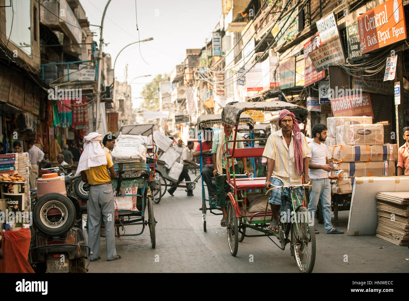 Tricycle rickshaw india hi-res stock photography and images - Alamy