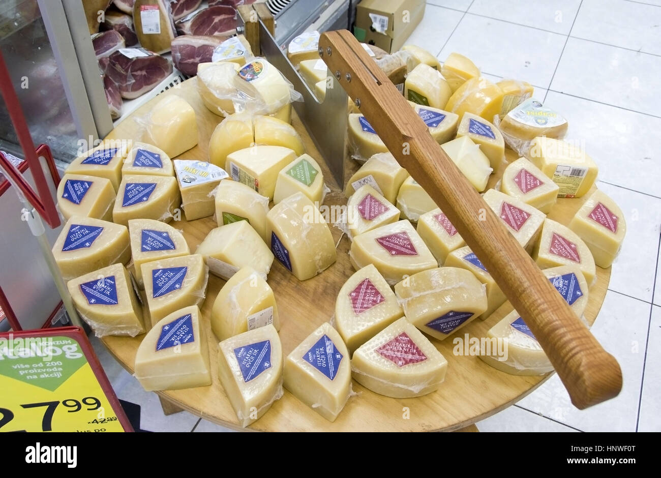 Kaeseverkostung hi-res stock photography and images - Alamy