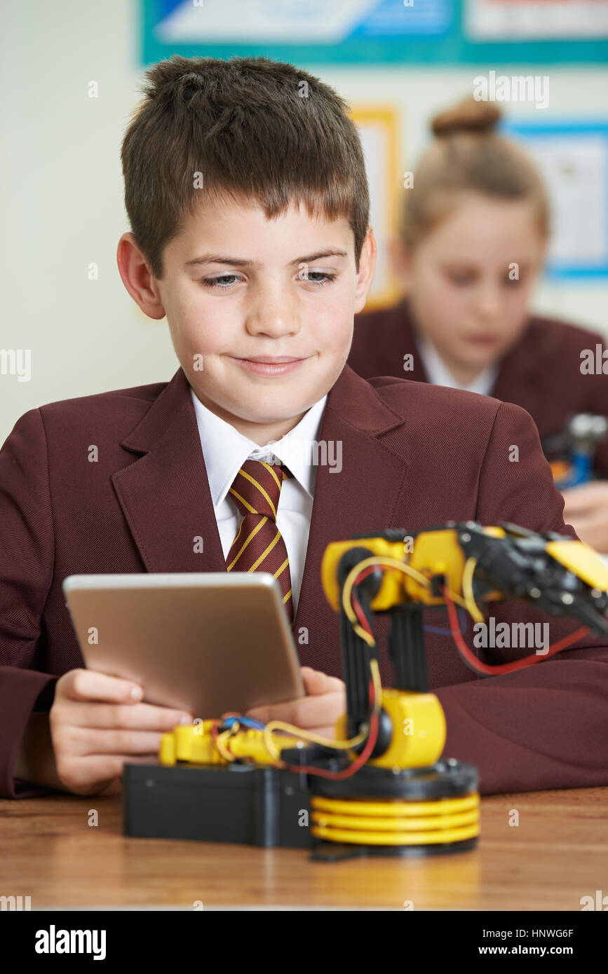 Pupils In Science Lesson Studying Robotics Stock Photo - Alamy