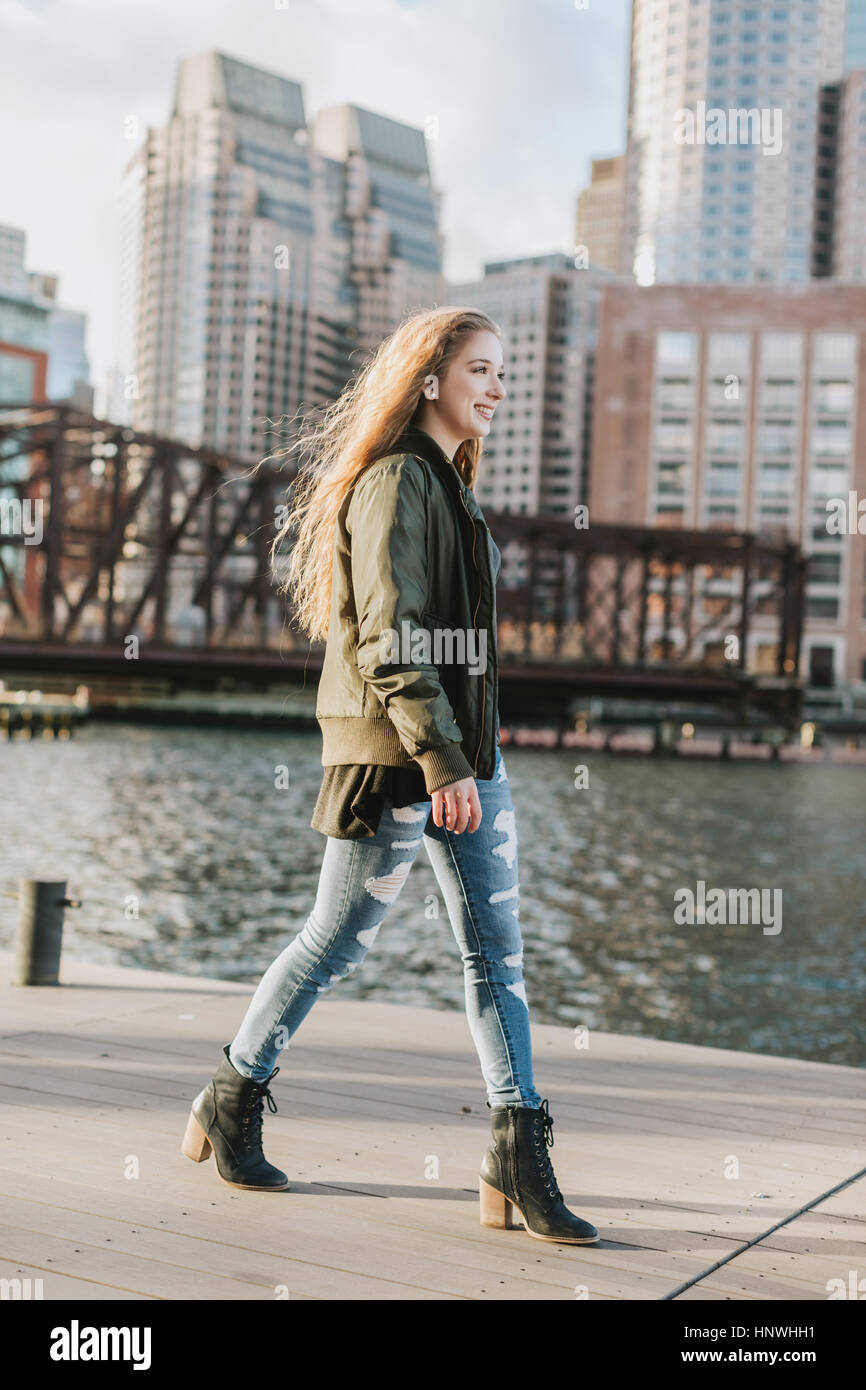 Woman city hi-res stock photography and images - Alamy