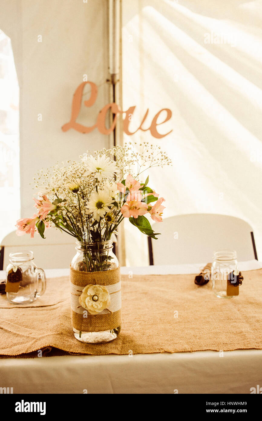 Rustic flower display hi-res stock photography and images - Alamy