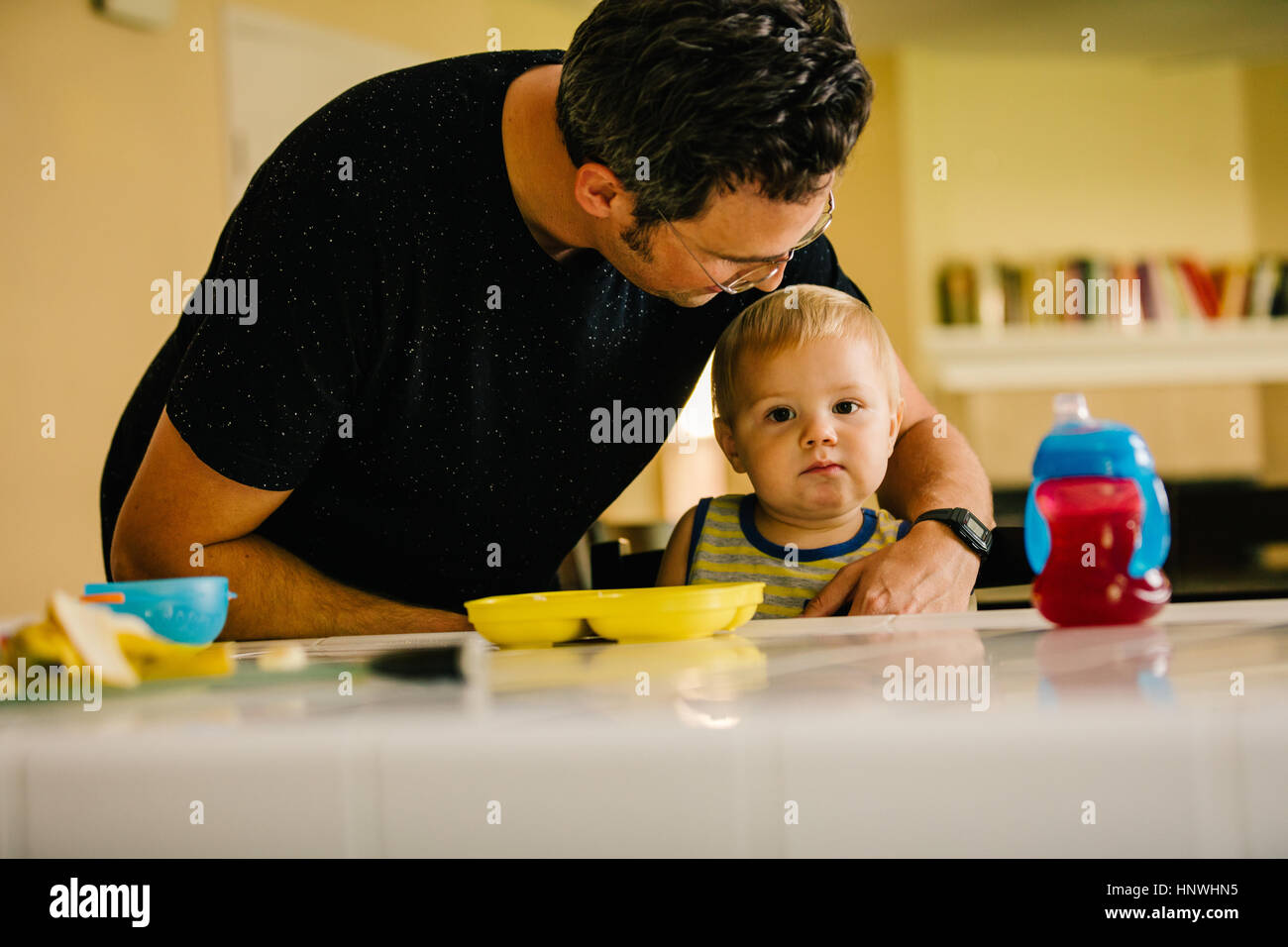 Parent helping child camera hi-res stock photography and images - Alamy