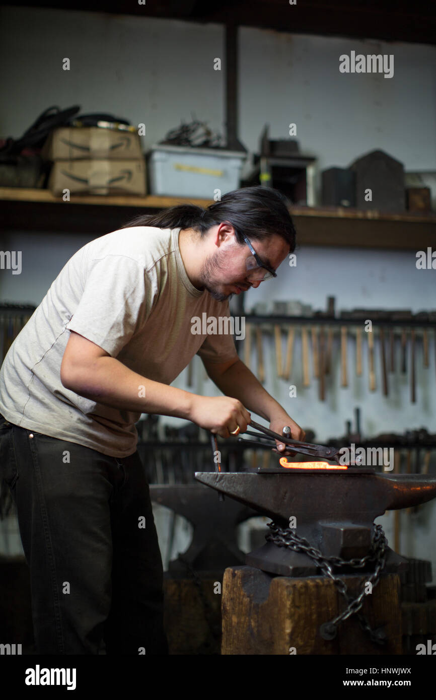 Shaping hot metal hi-res stock photography and images - Alamy