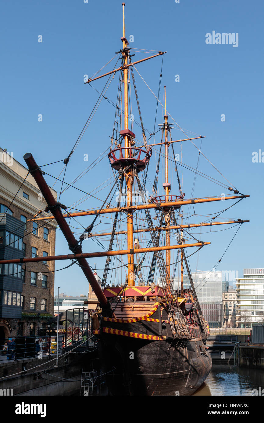 Rigging of the golden hinde hi-res stock photography and images - Alamy