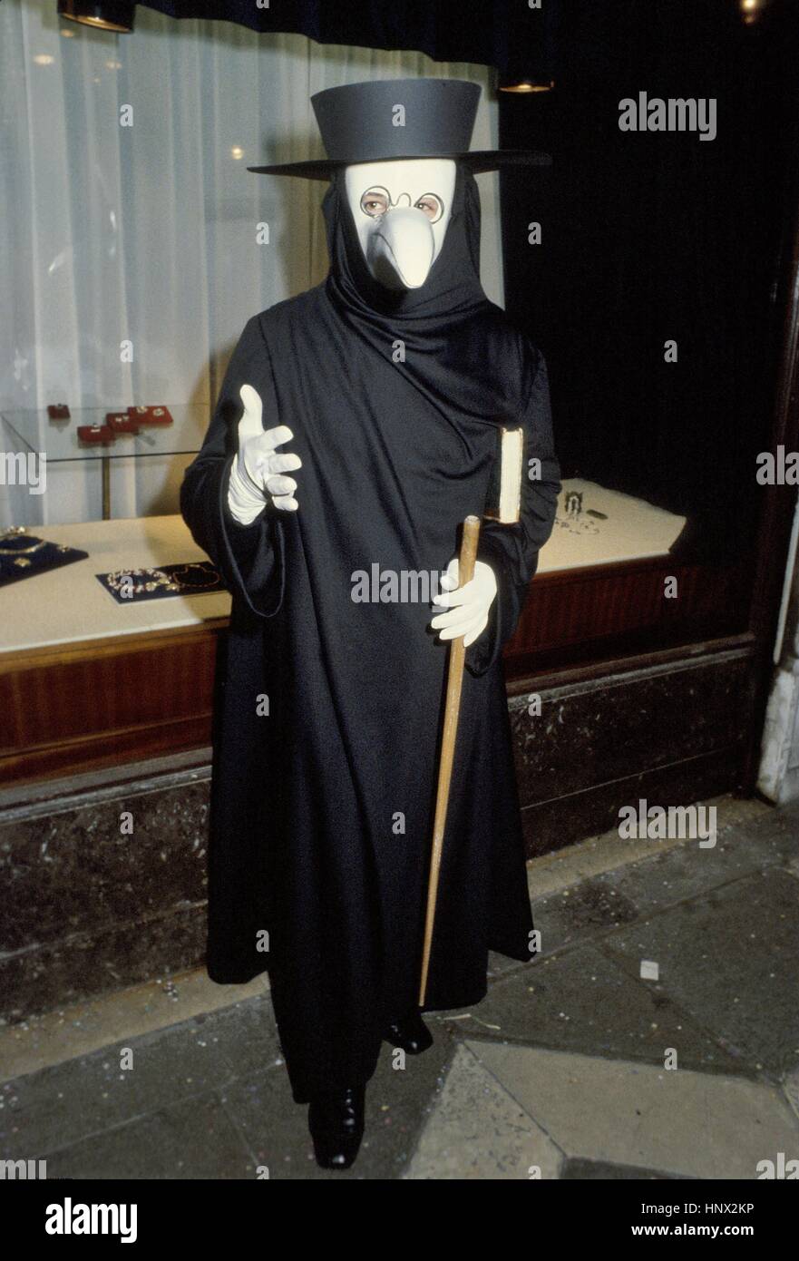 Plague doctor mask historical hi-res stock photography and images - Alamy
