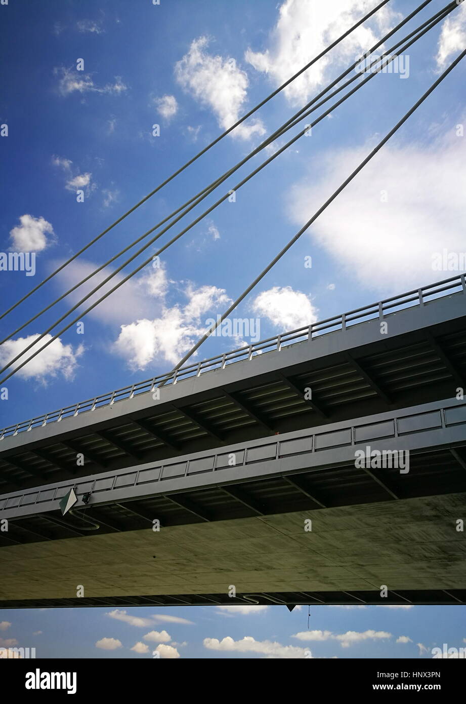 Bridge shapes hi-res stock photography and images - Alamy
