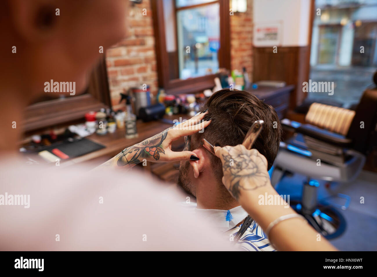 Straight shoulder hi-res stock photography and images - Alamy