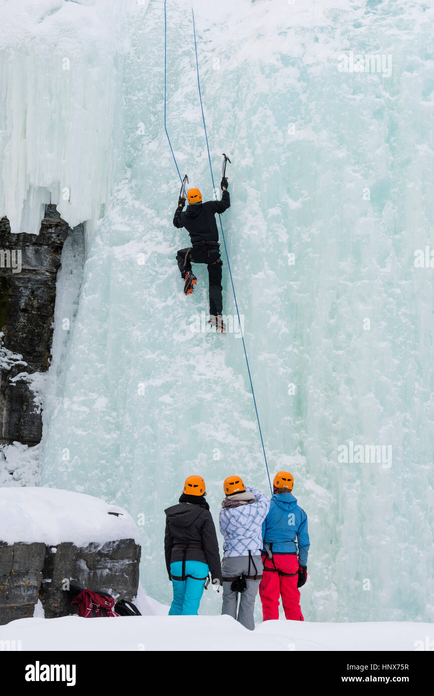 Frozen waterfall hi-res stock photography and images - Alamy