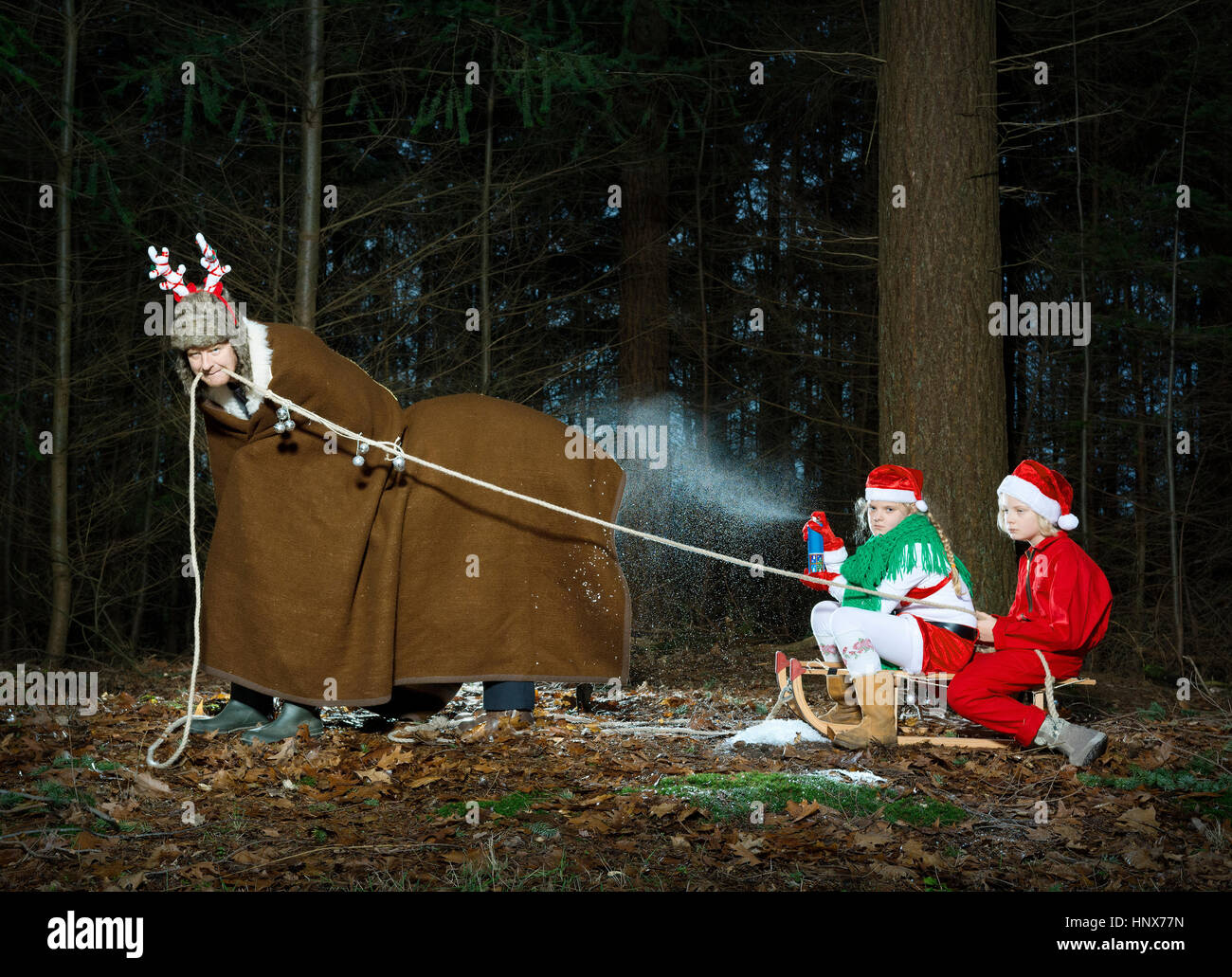Man disguised as tree hi-res stock photography and images - Alamy