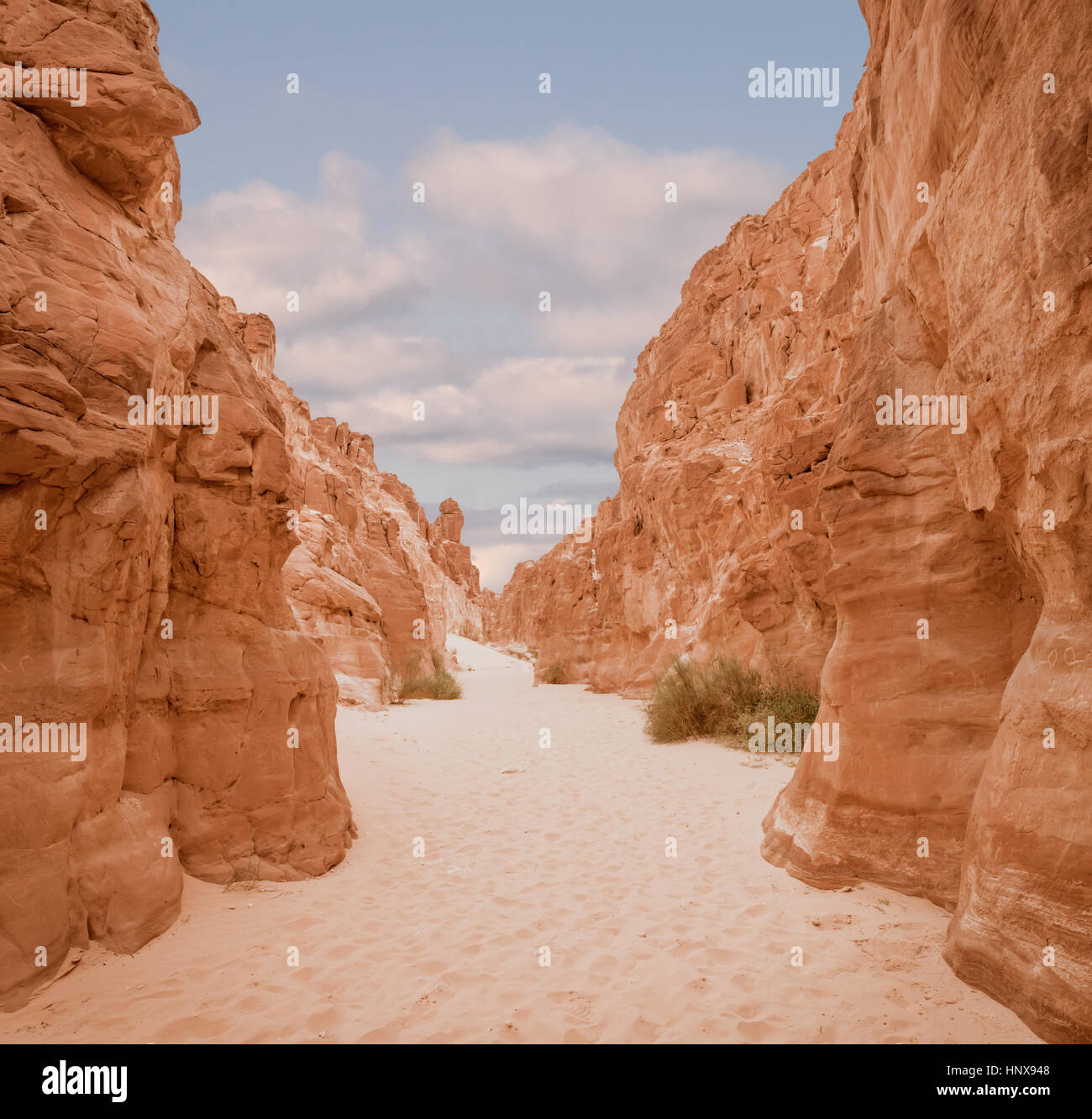 Egypt mountain sandstone stone trek trekking hi-res stock photography ...