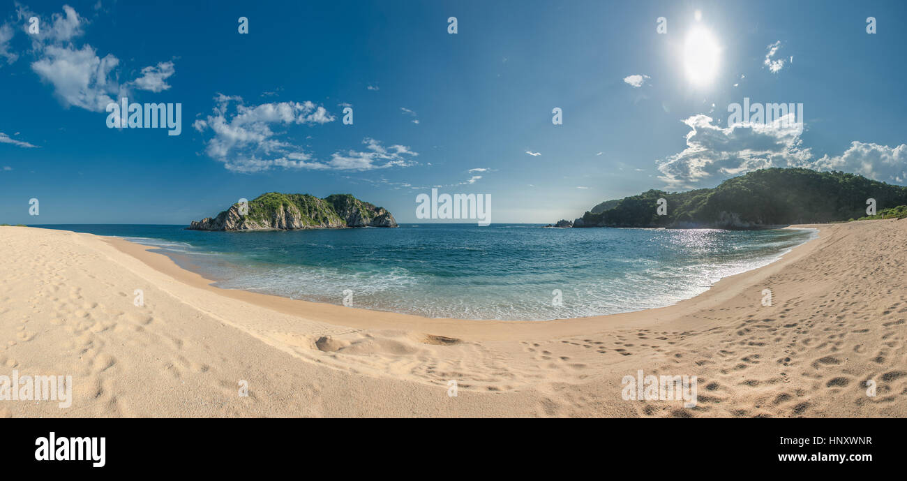 Mexico oaxaca beach huatulco hi-res stock photography and images - Alamy