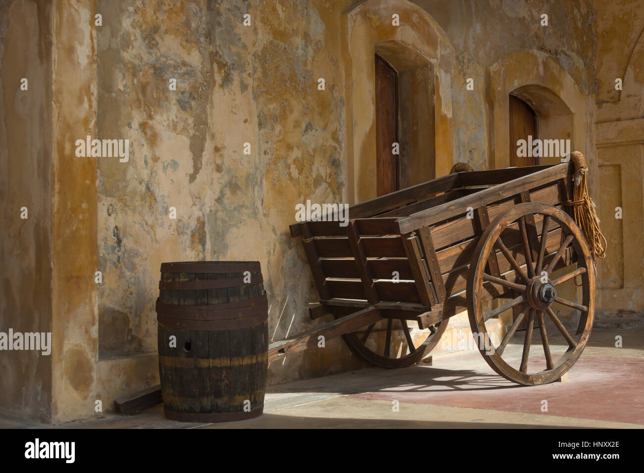 Wooden colonial cart hi-res stock photography and images - Alamy